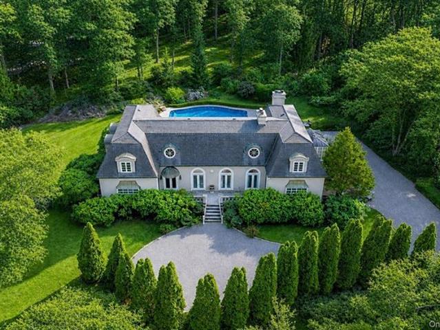 38 Tiffany Rd, Oyster Bay, NY 11771