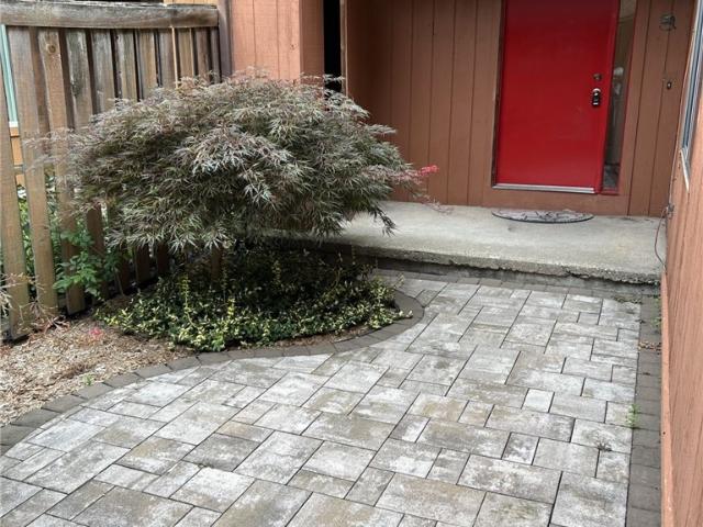 38 Tilegate Glen