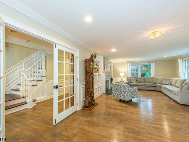 38 Valley View Ave
