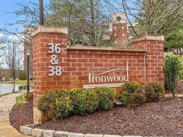 38 Village Rd Apt 103, Middleton, MA 01949