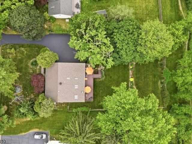 38 W Main St, Mendham Township, NJ 07945