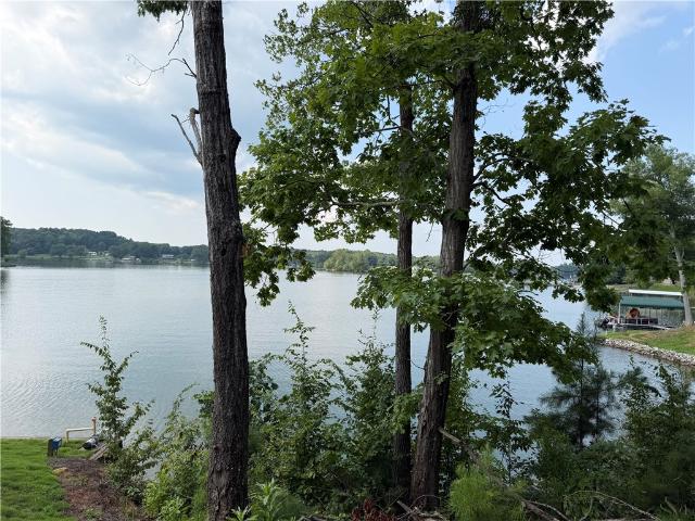 38 Waterside Point
