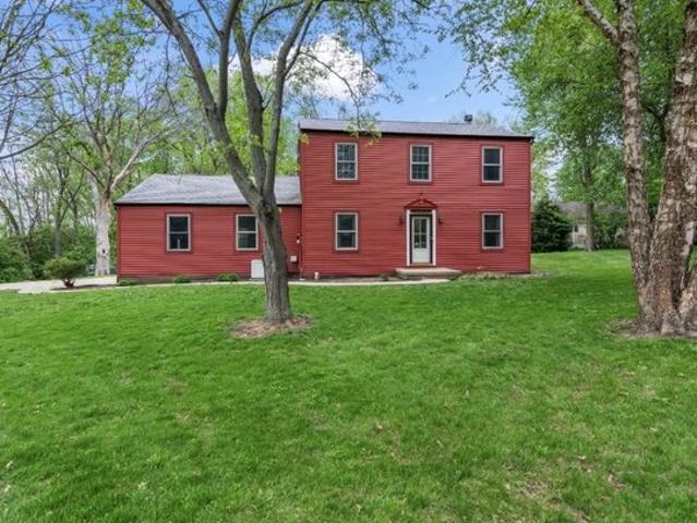 38 Wedgewood Ln, Girard, IL 62640