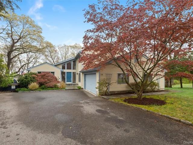 38 Westerly Ln, Thornwood, NY 10594