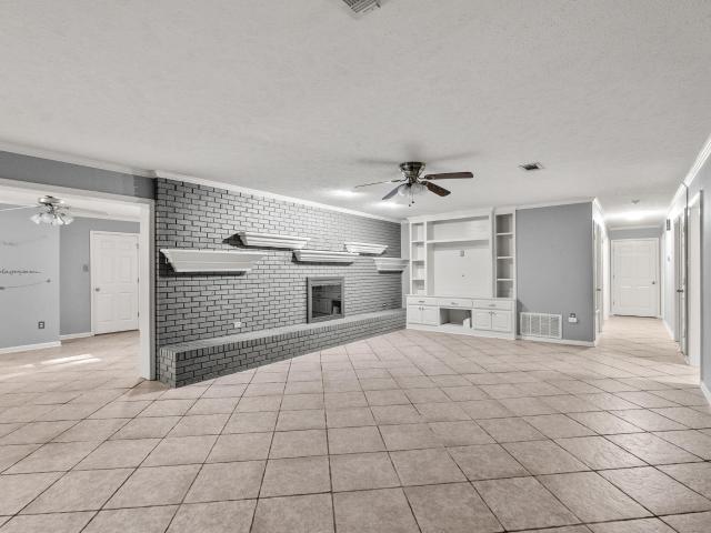 38 White Oak Dr