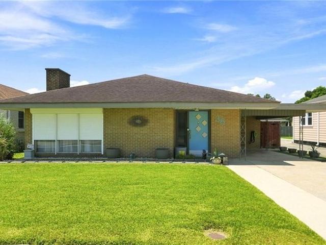 38 Willow Dr, Gretna, LA 70053