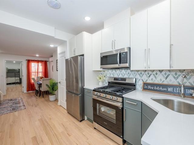38 Zabriskie St Apt 3R, Jersey City, NJ 07307