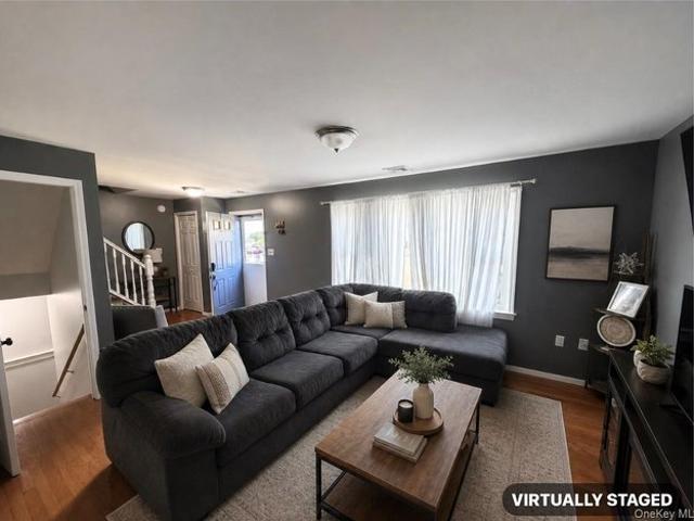 38 Zugibe Ct, West Haverstraw, NY 10993