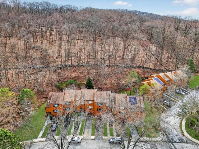 38 Amber Dr, Croton on Hudson, NY 10520 | MLS #976784 | Compass