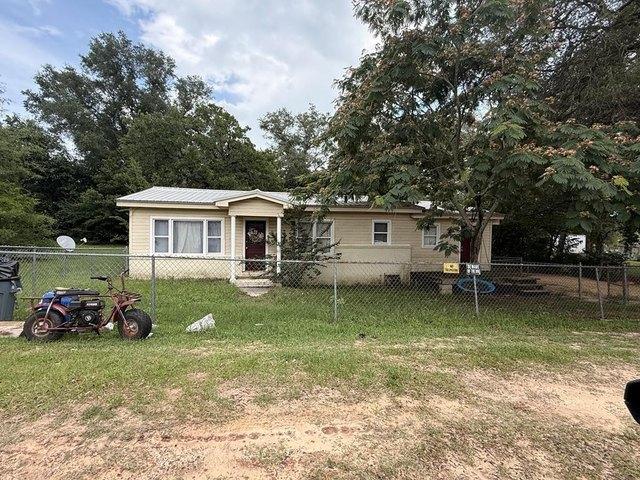 38 and 256 Villa St Unit 2, Douglas, GA 31533