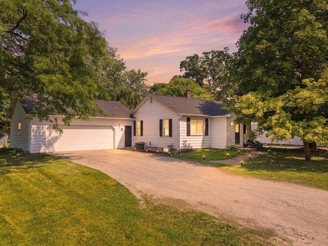 38 Arthur St, Grant, MI 49327