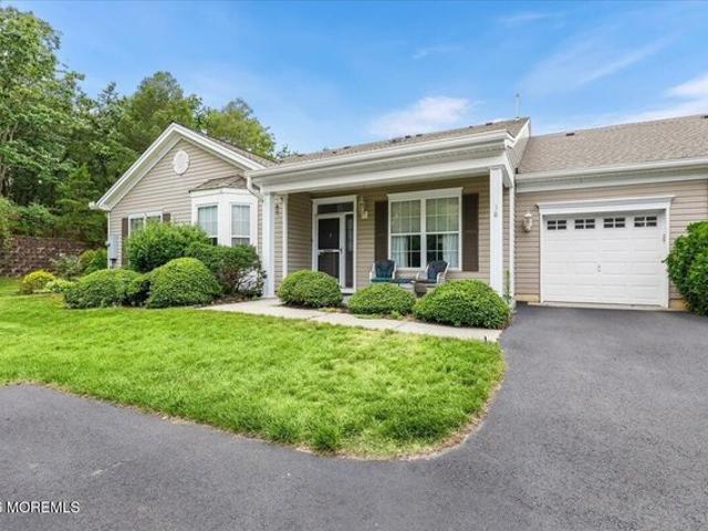 38 Autumntide Dr, Lakewood, NJ 08701