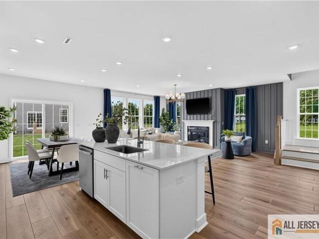38 Bellan Dr, Monmouth Junction, NJ 08852