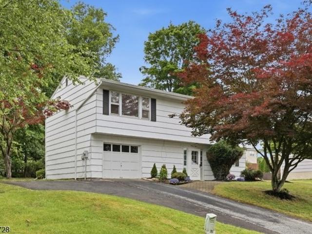 38 Birch Dr, Newton, NJ 07860