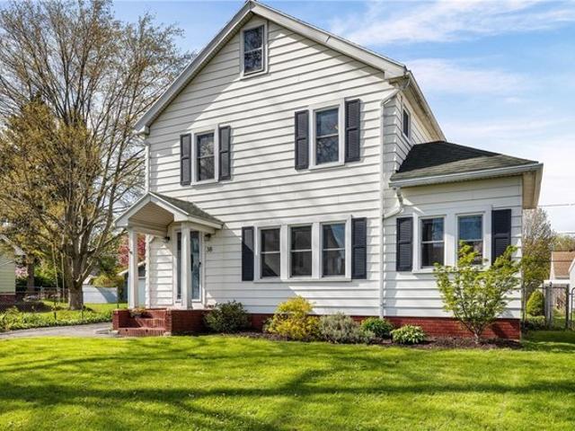 38 Brett Rd, Rochester, NY 14609