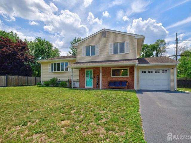 38 Bruce Ct, Milltown, NJ 08850