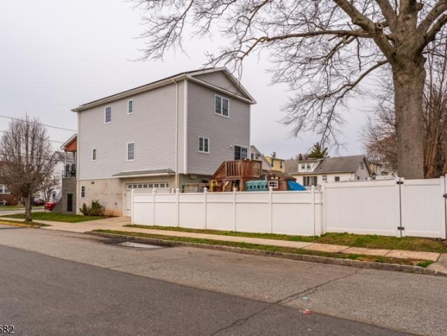 38 Center St
