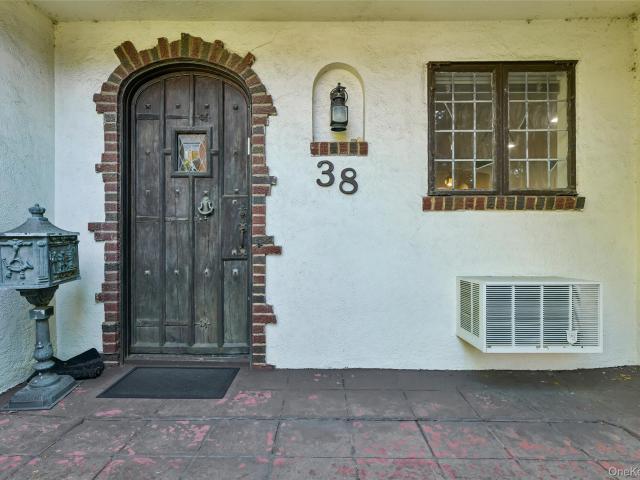 38 Cedarhurst Avenue