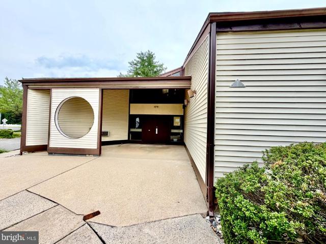 38 Chiswick Drive