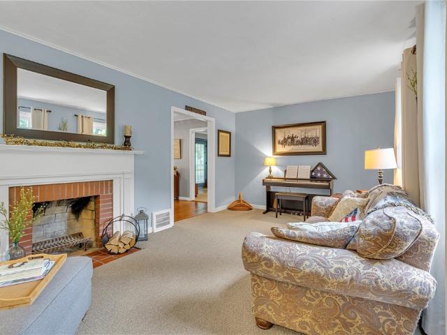 38 Circle Dr