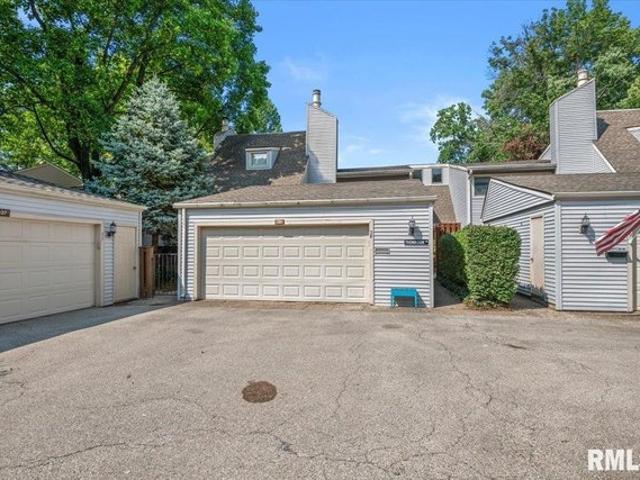 38 Country Pl, Springfield, IL 62703