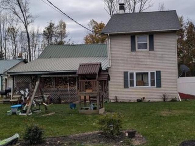 38 Clarence Oliver Ln, Willsboro, NY 12996