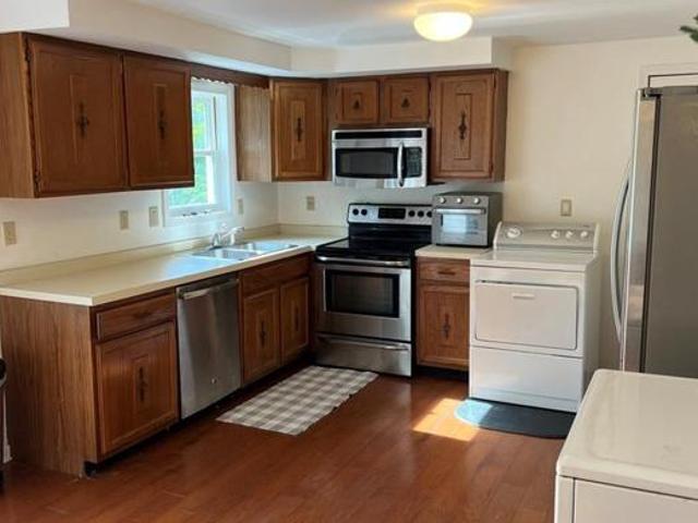 38 Cliff Dr, Avon, CT 06001