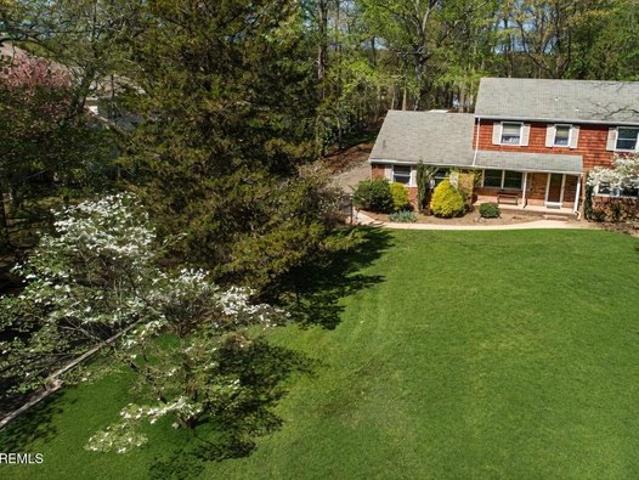 38 Crine Rd, Morganville, NJ 07751