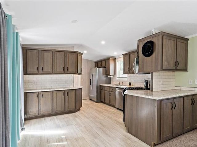 38 Diamond Rd, Glocester, RI 02814