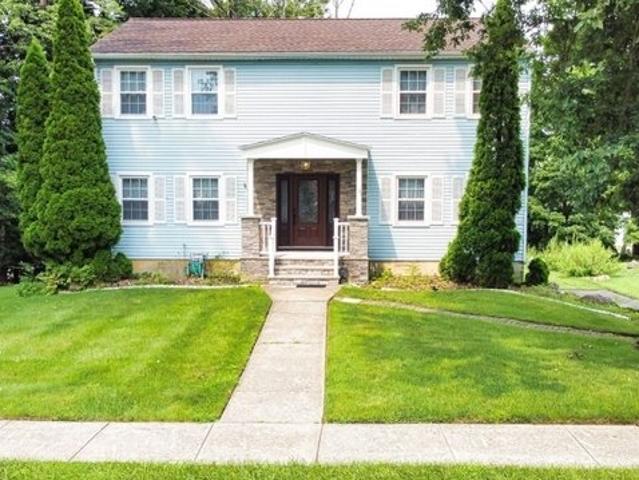 38 Dogwood Dr, Newton, NJ 07860