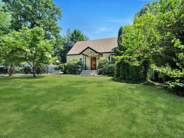 38 E Lyons Street