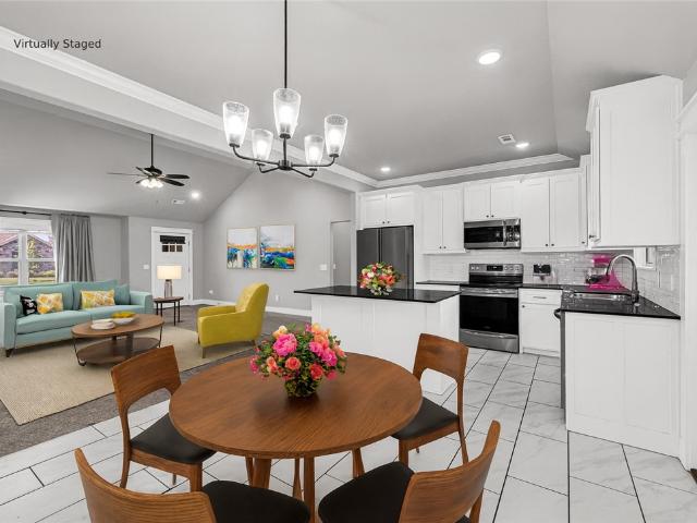 38 E Loveland Loop