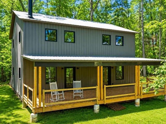38 Friendly Ln, McCaysville, GA 30555