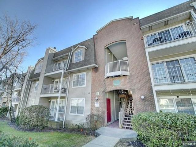 38 Garden Pl #143, Edgewater, NJ 07020
