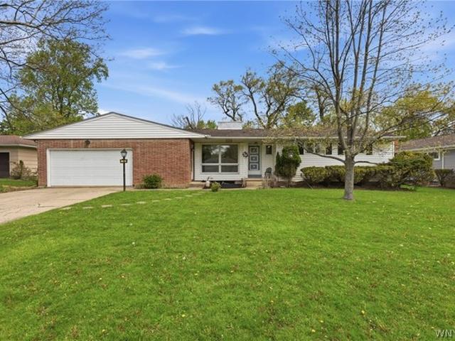 38 Greenbrier Rd, Buffalo, NY 14226