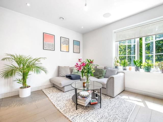 38 Heath Drive, London NW3, 2 bed flat to rent, £3,250 pcm | PrimeLocation