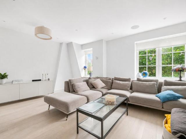 38 Heath Drive, London, NW3 3 bed apartment to rent £5,850 pcm £1,350 pw