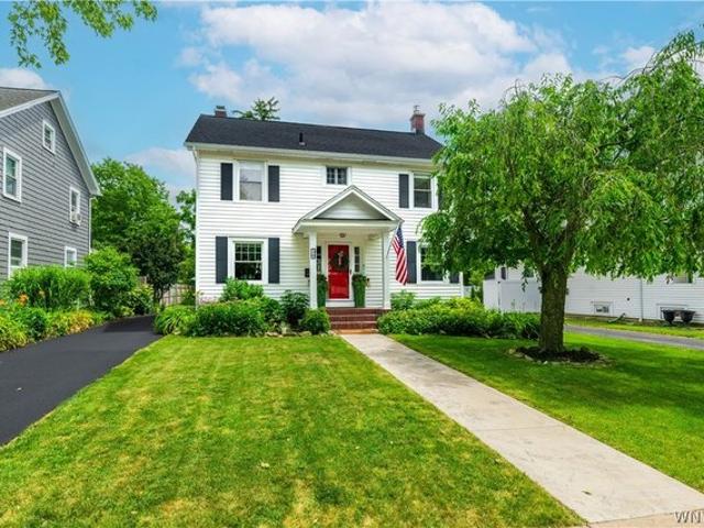 38 Hirschfield Dr, Amherst, NY 14221