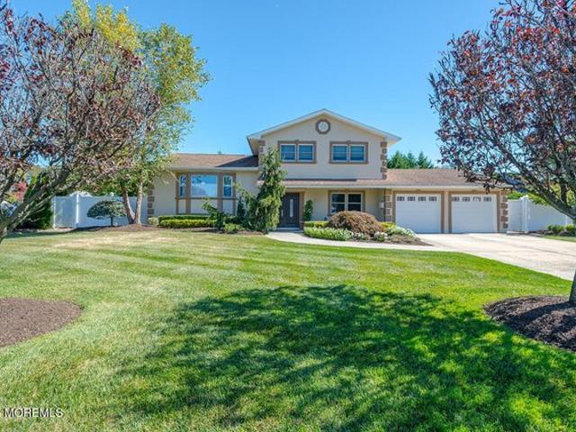 38 Holly Dr, Parlin, NJ 08859