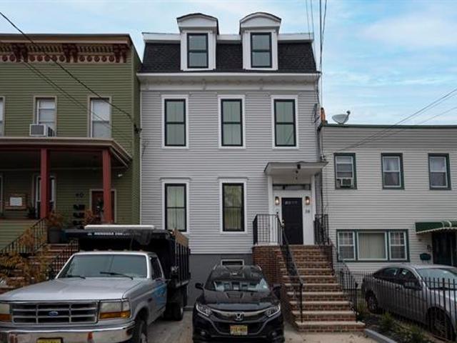38 Jefferson Ave # 3