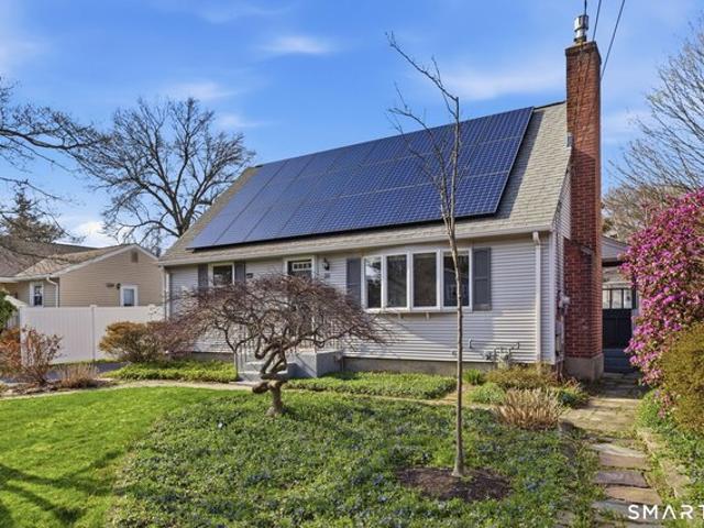38 Juniper St, Newington, CT 06111