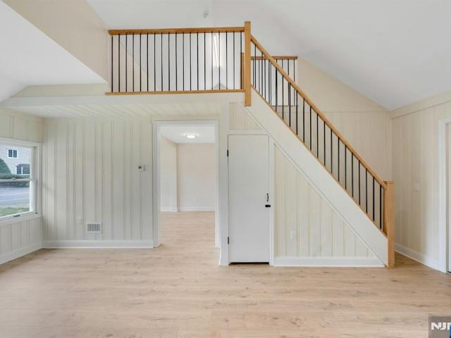 38 Lakeview Avenue