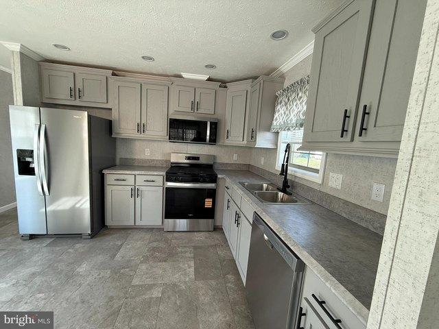 38 Lakeview Dr, Elizabethtown, PA 17022