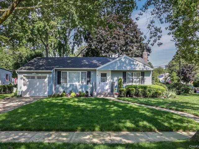38 Linwood Ave, Farmingdale, NY 11735
