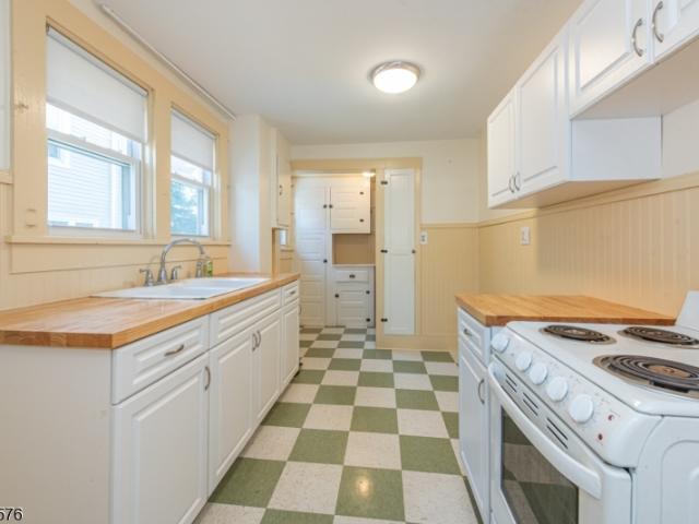 38 Linden Ave