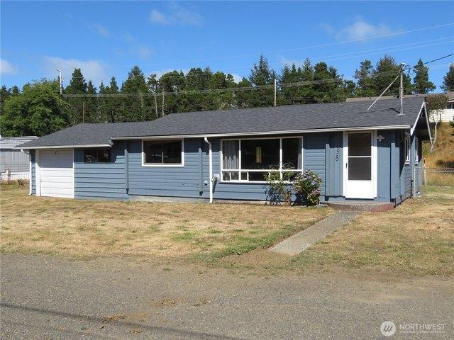 38 Linder Ln, Westport, WA 98595