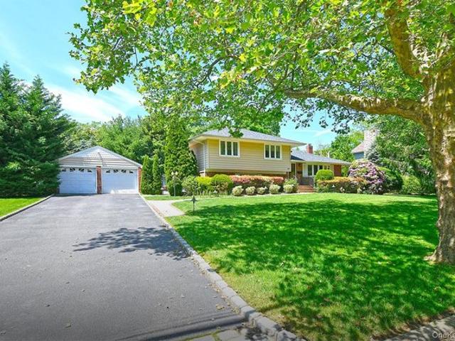 38 Maridon Ln, Commack, NY 11725
