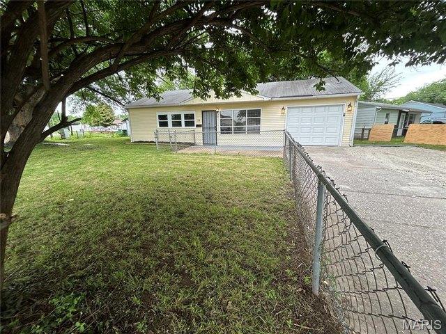 38 Marilyn Ln, Cahokia, IL 62206