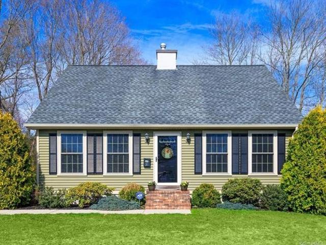 38 Milner Ave, Plainfield, CT 06354