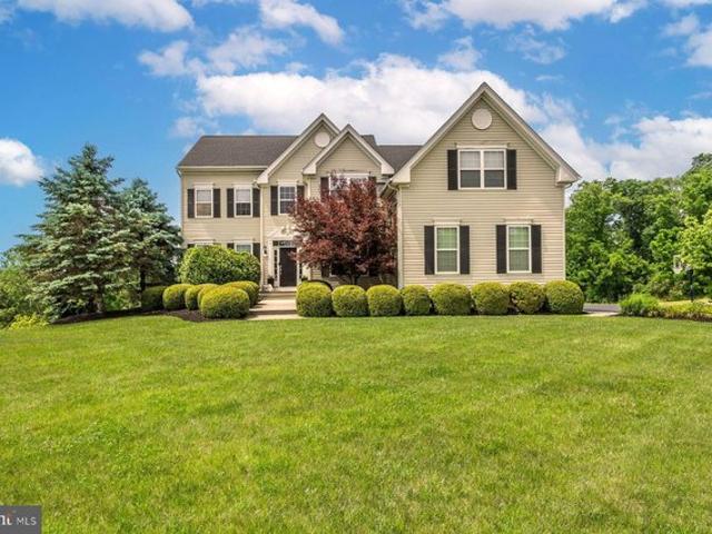 38 Music Mountain Blvd, Lambertville, NJ 08530